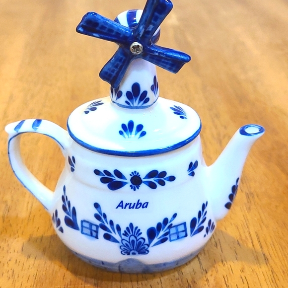 Art | Dutch Style Hand Painted Small Tea Cattle From Aruba New In ...